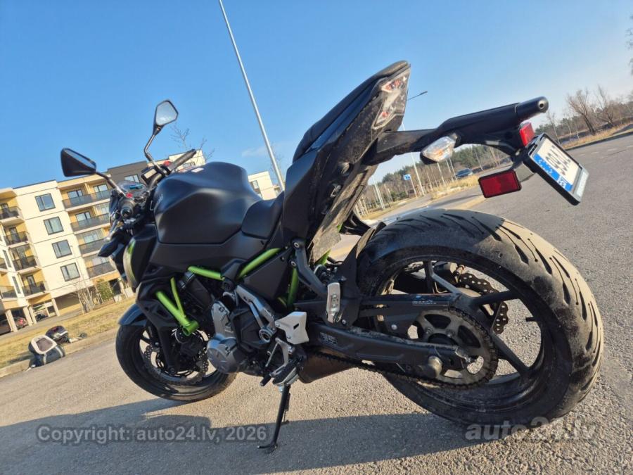 Zaļš Kawasaki Z650 2018 Tallina, ar dzinēja tilpumu 0.65 L un nobraukumu 12 tūkst. km par 5200 €, foto 3 vietnē AUTOMOTO.COM.LV