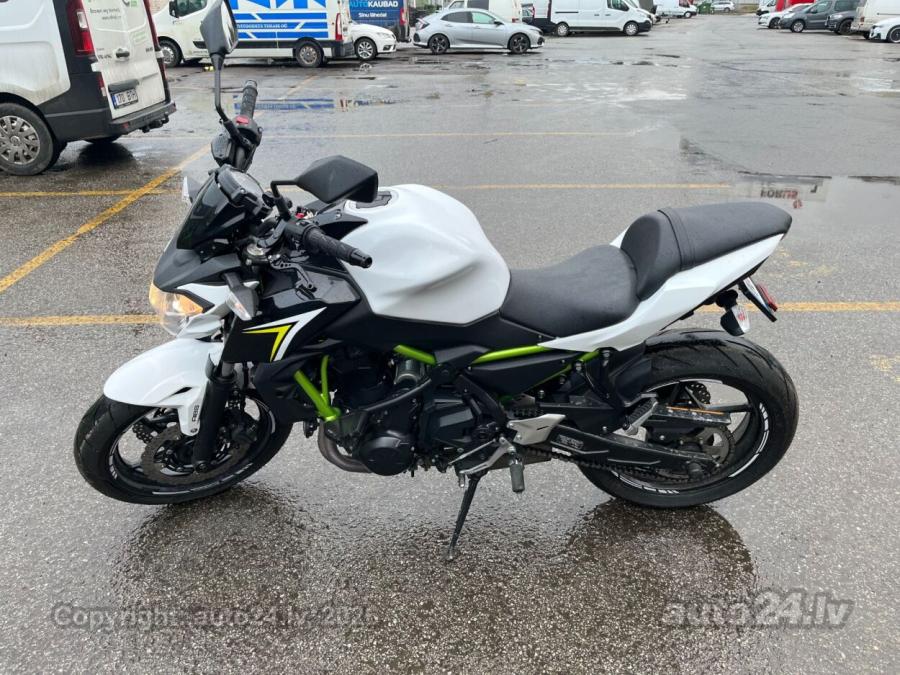 Green Kawasaki Z650 2018 in Tallinn, with an engine capacity of 0.65 L and mileage of 16 thousand km for 5000 €, photo 1 on AUTOMOTO.COM.LV