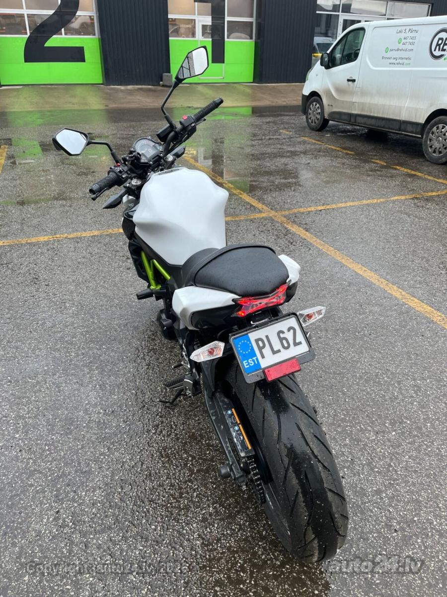 Green Kawasaki Z650 2018 in Tallinn, with an engine capacity of 0.65 L and mileage of 16 thousand km for 5000 €, photo 4 on AUTOMOTO.COM.LV