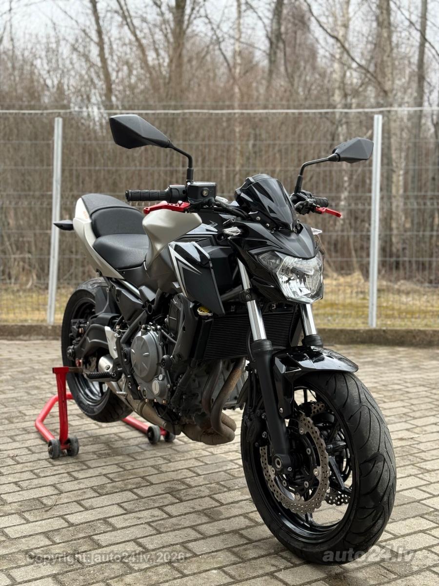 Pelēks Kawasaki Z650 2017 Pērnava, ar dzinēja tilpumu 0.65 L un nobraukumu 30 tūkst. km par 4790 €, foto 4 vietnē AUTOMOTO.COM.LV