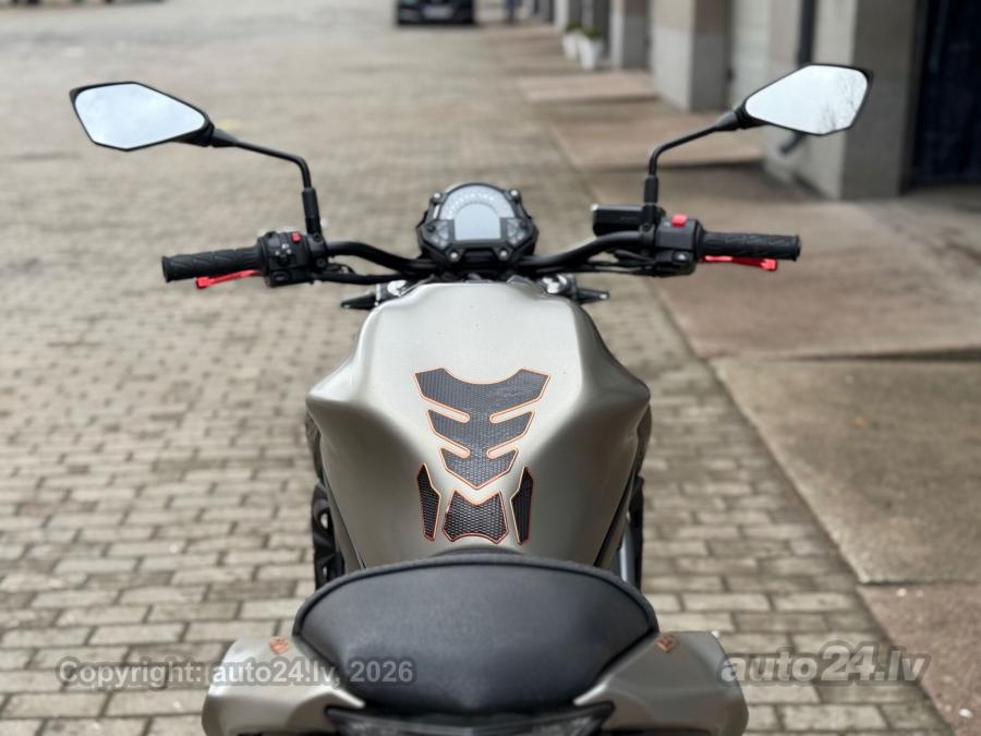 Pelēks Kawasaki Z650 2017 Pērnava, ar dzinēja tilpumu 0.65 L un nobraukumu 30 tūkst. km par 4790 €, foto 9 vietnē AUTOMOTO.COM.LV