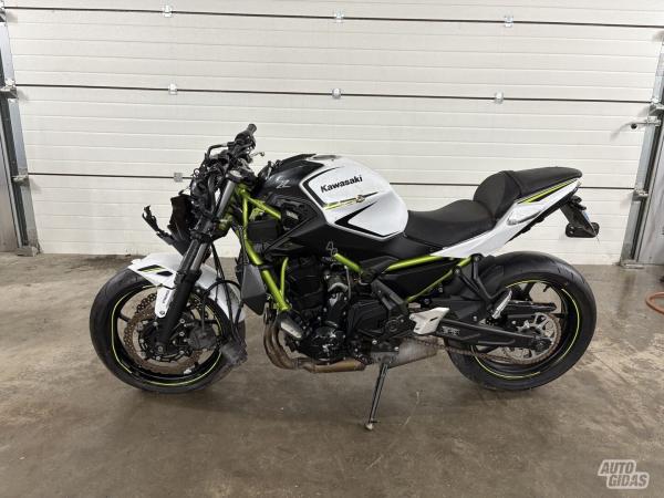 Kawasaki Z650 2020 Kelmė, ar dzinēja tilpumu 0.65 L un nobraukumu 0 tūkst. km par 1430 €, foto 2 vietnē AUTOMOTO.COM.LV