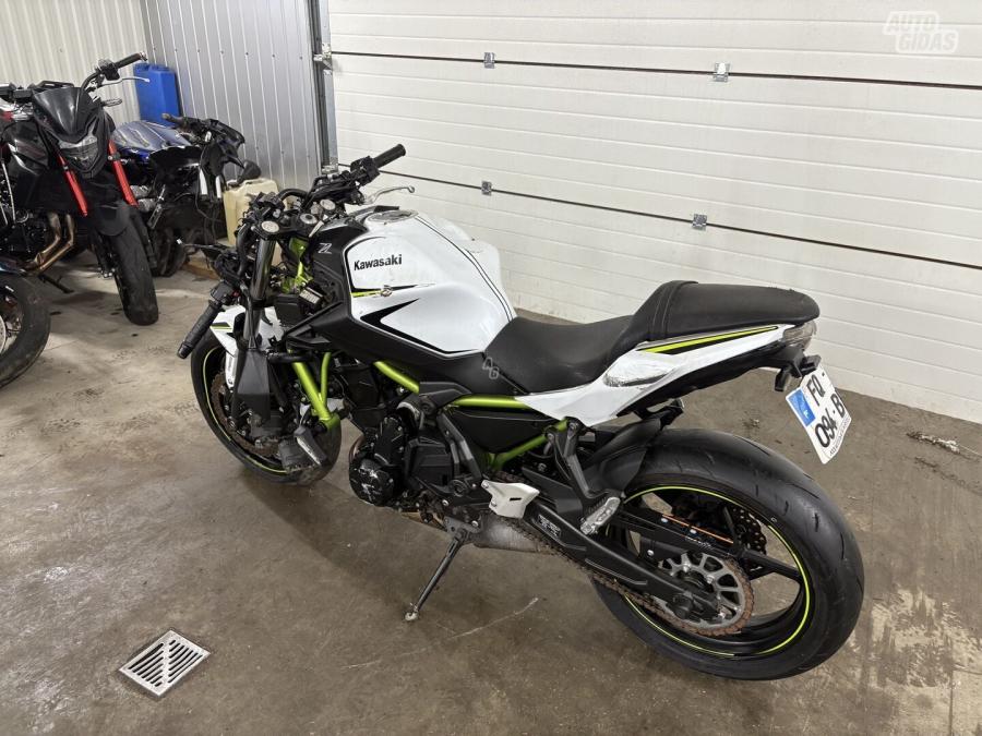 Kawasaki Z650 2020 in Kelme, with an engine capacity of 0.65 L and mileage of 0 thousand km for 1430 €, photo 4 on AUTOMOTO.COM.LV