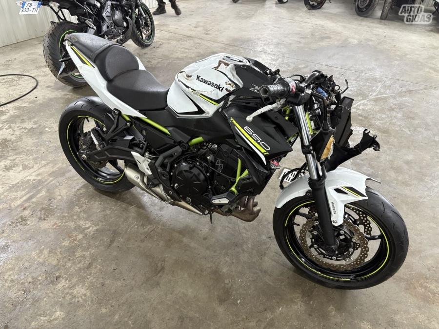 Kawasaki Z650 2020 in Kelme, with an engine capacity of 0.65 L and mileage of 0 thousand km for 1430 €, photo 7 on AUTOMOTO.COM.LV