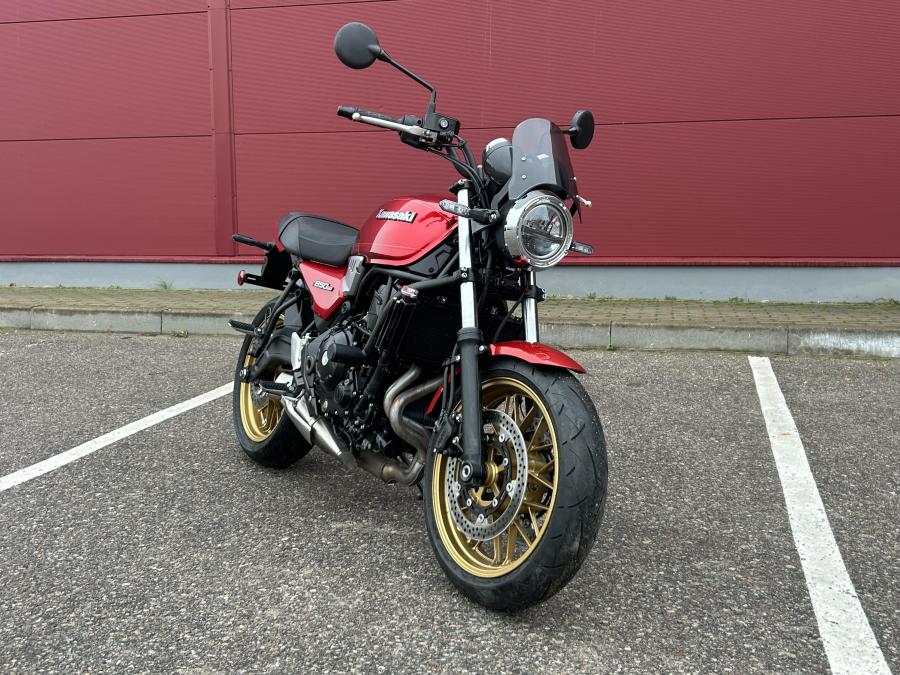 Sarkans Kawasaki Z650 2025 Kauņa, ar dzinēja tilpumu 0.80 L un nobraukumu 6 tūkst. km par 4500 €, foto 1 vietnē AUTOMOTO.COM.LV