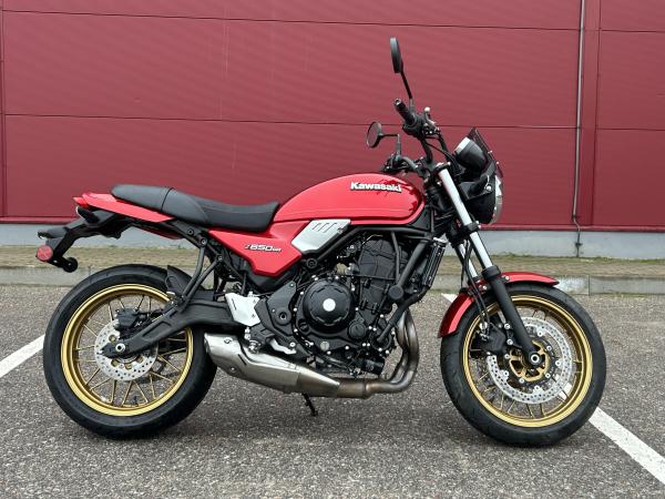 Sarkans Kawasaki Z650 2025 Kauņa, ar dzinēja tilpumu 0.80 L un nobraukumu 6 tūkst. km par 4500 €, foto 3 vietnē AUTOMOTO.COM.LV