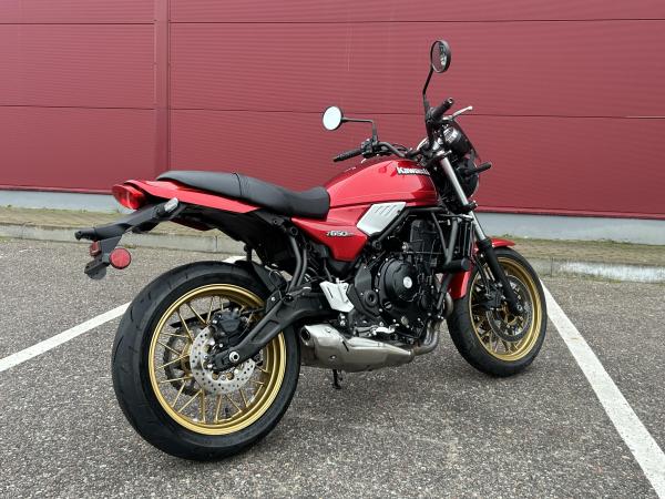 Sarkans Kawasaki Z650 2025 Kauņa, ar dzinēja tilpumu 0.80 L un nobraukumu 6 tūkst. km par 4500 €, foto 4 vietnē AUTOMOTO.COM.LV