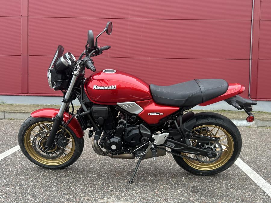 Sarkans Kawasaki Z650 2025 Kauņa, ar dzinēja tilpumu 0.80 L un nobraukumu 6 tūkst. km par 4500 €, foto 6 vietnē AUTOMOTO.COM.LV