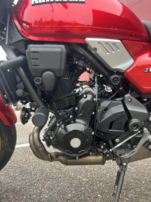Sarkans Kawasaki Z650 2025 Kauņa, ar dzinēja tilpumu 0.80 L un nobraukumu 6 tūkst. km par 4500 €, foto 11 vietnē AUTOMOTO.COM.LV