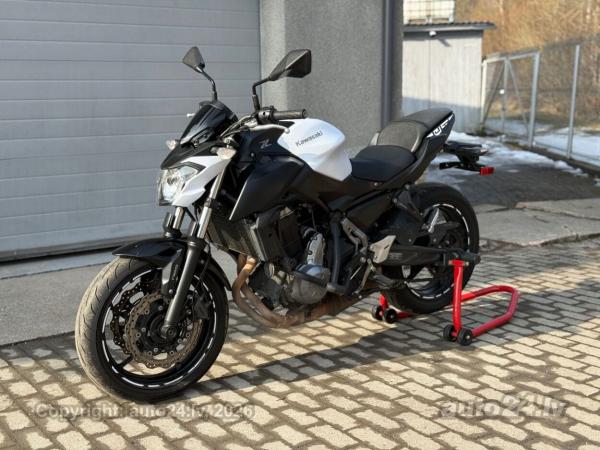 Белый Кавасаки Z650 2019 в Пярну, объемом двигателя 0.65 л и пробегом 33 тыс. км за 4790 €, фото 2 на AUTOMOTO.COM.LV