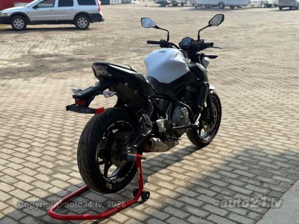 Белый Кавасаки Z650 2019 в Пярну, объемом двигателя 0.65 л и пробегом 33 тыс. км за 4790 €, фото 7 на AUTOMOTO.COM.LV