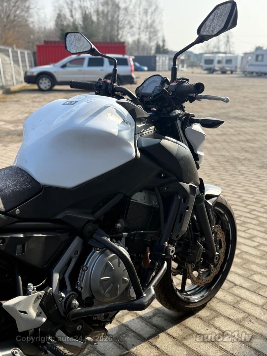 Белый Кавасаки Z650 2019 в Пярну, объемом двигателя 0.65 л и пробегом 33 тыс. км за 4790 €, фото 9 на AUTOMOTO.COM.LV