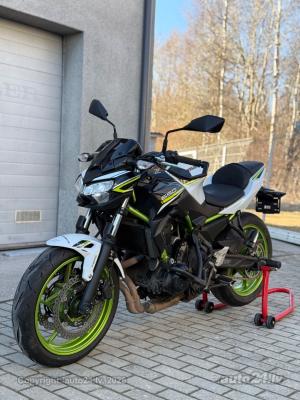 Balts Kawasaki Z650 2021 Pērnava, ar dzinēja tilpumu 0.65 L un nobraukumu 18 tūkst. km par 5390 €, foto 2 vietnē AUTOMOTO.COM.LV