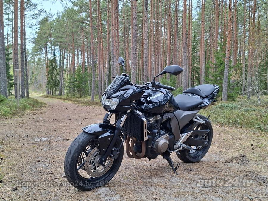 Black Kawasaki Z750 2004 in Tallinn, with an engine capacity of 0.75 L and mileage of 60 thousand km for 2900 €, photo 1 on AUTOMOTO.COM.LV
