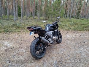 Black Kawasaki Z750 2004 in Tallinn, with an engine capacity of 0.75 L and mileage of 60 thousand km for 2900 €, photo 6 on AUTOMOTO.COM.LV
