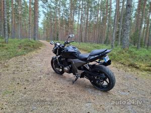 Black Kawasaki Z750 2004 in Tallinn, with an engine capacity of 0.75 L and mileage of 60 thousand km for 2900 €, photo 8 on AUTOMOTO.COM.LV
