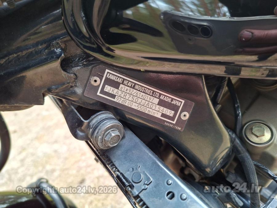 Black Kawasaki Z750 2004 in Tallinn, with an engine capacity of 0.75 L and mileage of 60 thousand km for 2900 €, photo 9 on AUTOMOTO.COM.LV