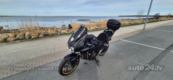 Black Kawasaki Z750 2005 in Tallinn, with an engine capacity of 0.75 L and mileage of 66 thousand km for 2500 €, photo 1 on AUTOMOTO.COM.LV
