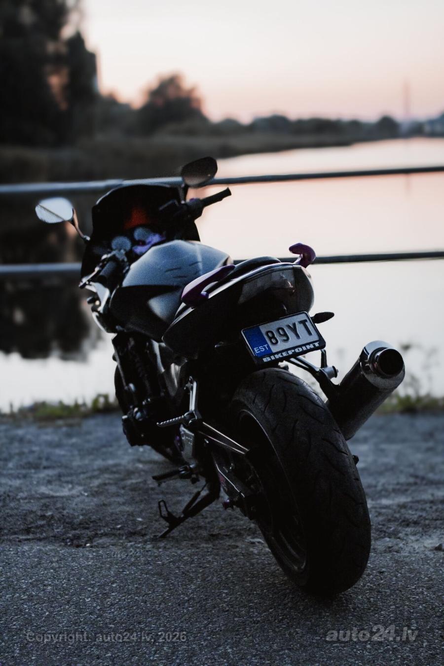 Black Kawasaki Z750 2005 in Tallinn, with an engine capacity of 0.75 L and mileage of 67 thousand km for 2400 €, photo 3 on AUTOMOTO.COM.LV