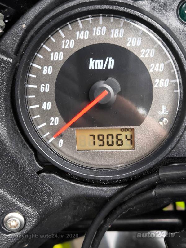 Black Kawasaki Z750 2005 in Johvi, with an engine capacity of 0.75 L and mileage of 79 thousand km for 2000 €, photo 5 on AUTOMOTO.COM.LV