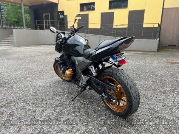 Черный Кавасаки З 750 2005 в Тарту, объемом двигателя 0.75 л и пробегом 61 тыс. км за 2699 €, фото 4 на AUTOMOTO.COM.LV