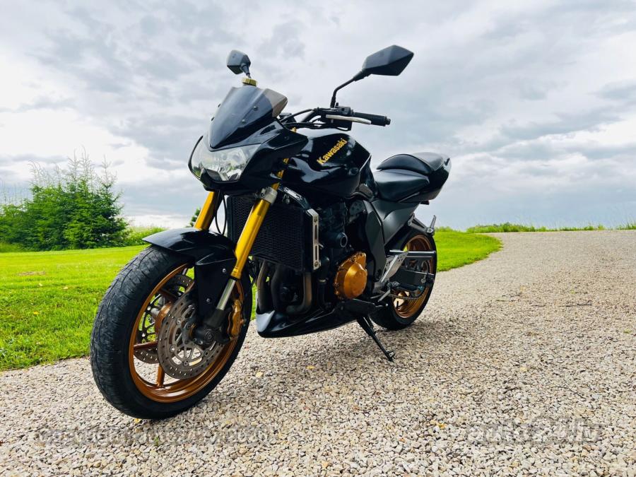 Black Kawasaki Z750 2005 in Tartu, with an engine capacity of 0.75 L and mileage of 61 thousand km for 3000 €, photo 3 on AUTOMOTO.COM.LV