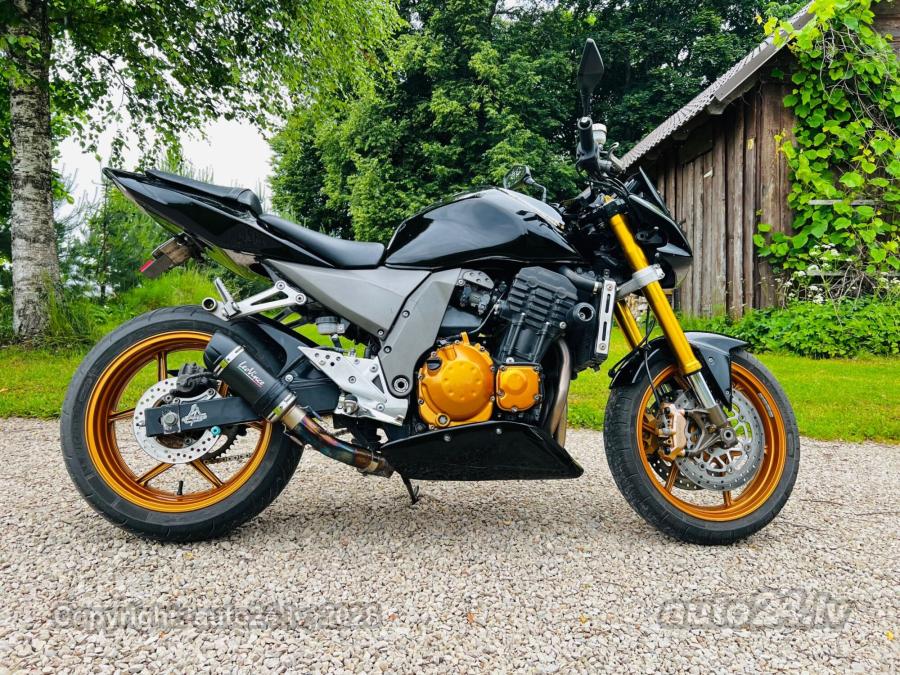 Black Kawasaki Z750 2005 in Tartu, with an engine capacity of 0.75 L and mileage of 61 thousand km for 3000 €, photo 5 on AUTOMOTO.COM.LV