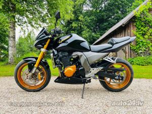 Black Kawasaki Z750 2005 in Tartu, with an engine capacity of 0.75 L and mileage of 61 thousand km for 3000 €, photo 6 on AUTOMOTO.COM.LV