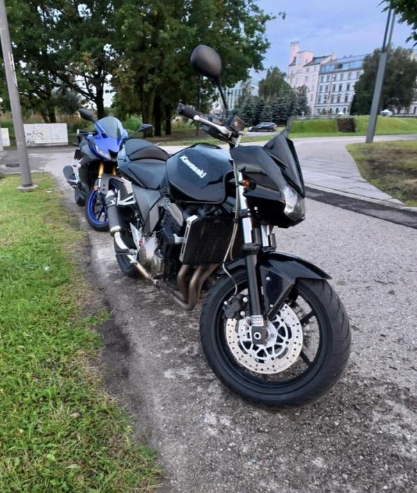 Melns Kawasaki Z750 2005 Rīga, ar dzinēja tilpumu 0.80 L un nobraukumu 18 tūkst. km par 3500 €, foto 3 vietnē AUTOMOTO.COM.LV