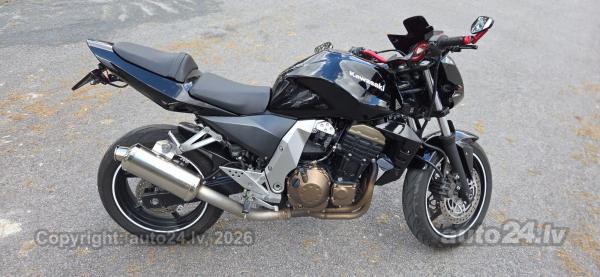 Black Kawasaki Z750 2006 in Parnu, with an engine capacity of 0.75 L and mileage of 42 thousand km for 3400 €, photo 3 on AUTOMOTO.COM.LV
