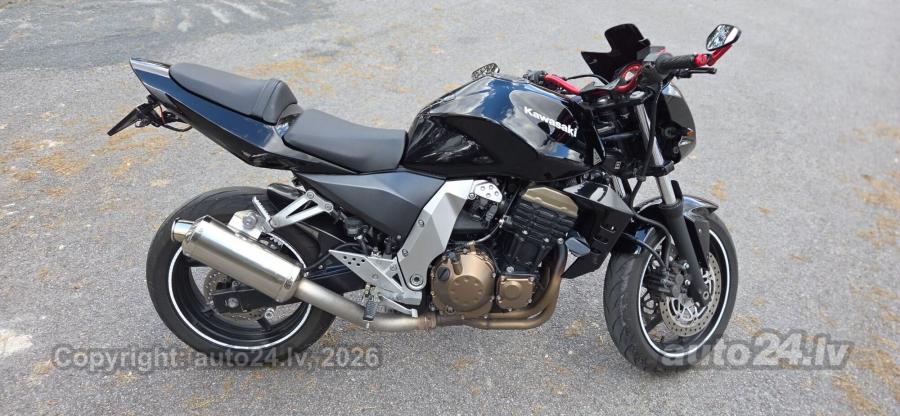 Black Kawasaki Z750 2006 in Parnu, with an engine capacity of 0.75 L and mileage of 42 thousand km for 3400 €, photo 4 on AUTOMOTO.COM.LV