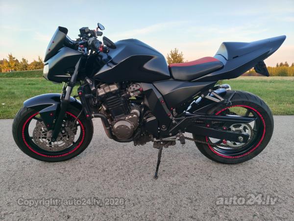Black Kawasaki Z750 2006 in Tallinn, with an engine capacity of 0.75 L and mileage of 47 thousand km for 3500 €, photo 2 on AUTOMOTO.COM.LV