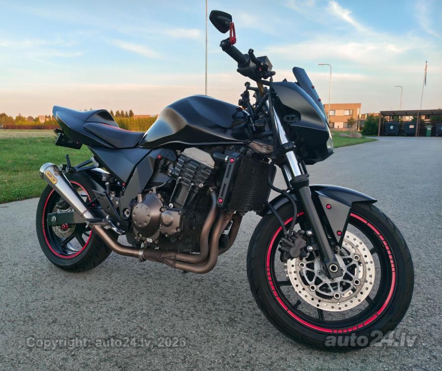 Black Kawasaki Z750 2006 in Tallinn, with an engine capacity of 0.75 L and mileage of 47 thousand km for 3500 €, photo 4 on AUTOMOTO.COM.LV