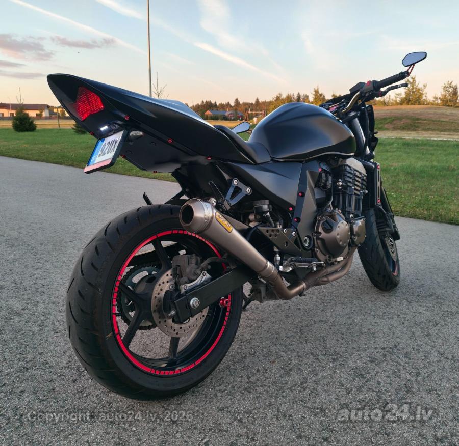 Black Kawasaki Z750 2006 in Tallinn, with an engine capacity of 0.75 L and mileage of 47 thousand km for 3500 €, photo 6 on AUTOMOTO.COM.LV