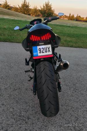 Black Kawasaki Z750 2006 in Tallinn, with an engine capacity of 0.75 L and mileage of 47 thousand km for 3500 €, photo 7 on AUTOMOTO.COM.LV