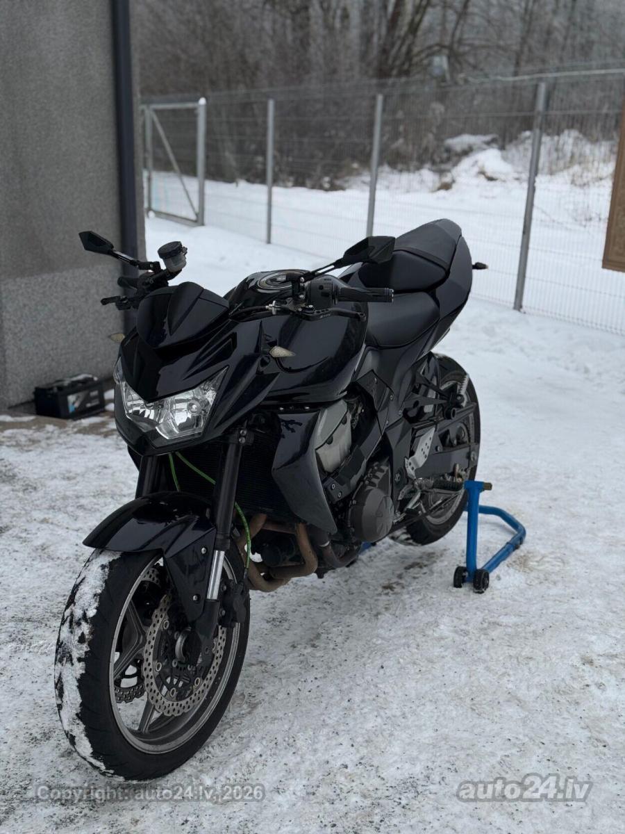 Melns Kawasaki Z750 2007 Pērnava, ar dzinēja tilpumu 0.75 L un nobraukumu 32 tūkst. km par 3990 €, foto 3 vietnē AUTOMOTO.COM.LV