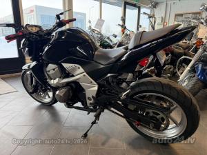 Black Kawasaki Z750 2007 in Tallinn, with an engine capacity of 0.75 L and mileage of 54 thousand km for 3290 €, photo 14 on AUTOMOTO.COM.LV
