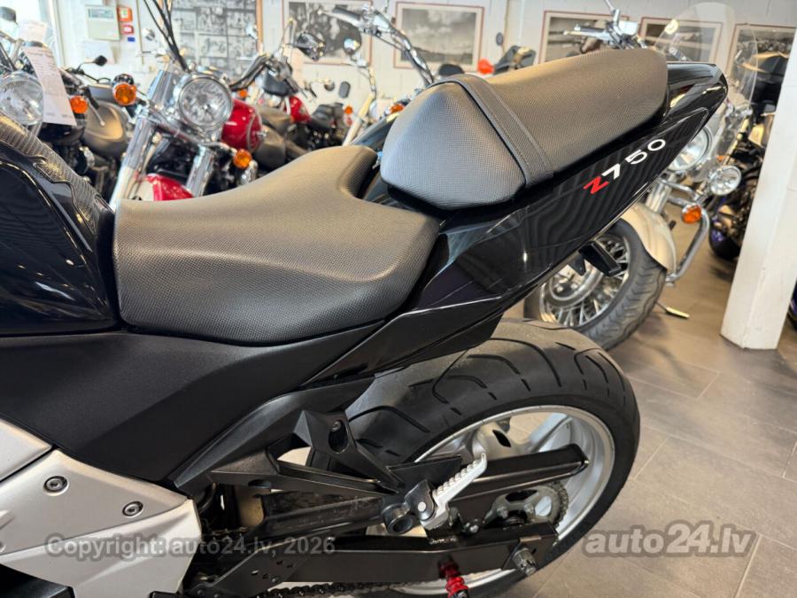 Black Kawasaki Z750 2007 in Tallinn, with an engine capacity of 0.75 L and mileage of 54 thousand km for 3290 €, photo 17 on AUTOMOTO.COM.LV