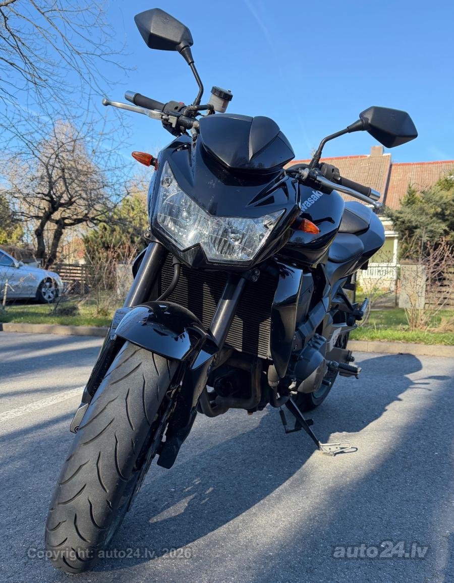 Black Kawasaki Z750 2008 in Tallinn, with an engine capacity of 0.75 L and mileage of 32 thousand km for 4200 €, photo 1 on AUTOMOTO.COM.LV