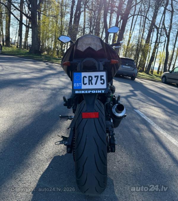 Black Kawasaki Z750 2008 in Tallinn, with an engine capacity of 0.75 L and mileage of 32 thousand km for 4200 €, photo 4 on AUTOMOTO.COM.LV