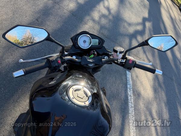 Black Kawasaki Z750 2008 in Tallinn, with an engine capacity of 0.75 L and mileage of 32 thousand km for 4200 €, photo 5 on AUTOMOTO.COM.LV