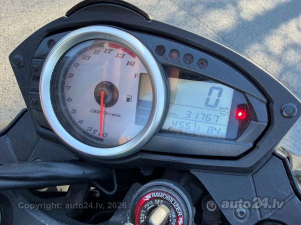 Black Kawasaki Z750 2008 in Tallinn, with an engine capacity of 0.75 L and mileage of 32 thousand km for 4200 €, photo 6 on AUTOMOTO.COM.LV
