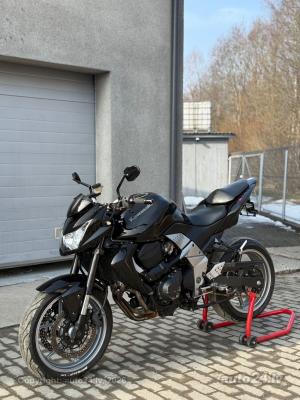 Melns Kawasaki Z750 2009 Pērnava, ar dzinēja tilpumu 0.75 L un nobraukumu 28 tūkst. km par 3990 €, foto 2 vietnē AUTOMOTO.COM.LV