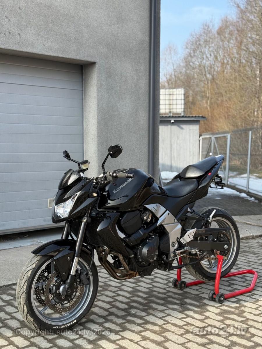 Melns Kawasaki Z750 2009 Pērnava, ar dzinēja tilpumu 0.75 L un nobraukumu 28 tūkst. km par 3990 €, foto 2 vietnē AUTOMOTO.COM.LV
