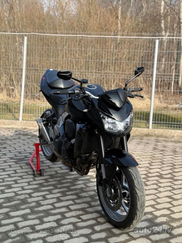 Black Kawasaki Z750 2009 in Parnu, with an engine capacity of 0.75 L and mileage of 28 thousand km for 3990 €, photo 4 on AUTOMOTO.COM.LV