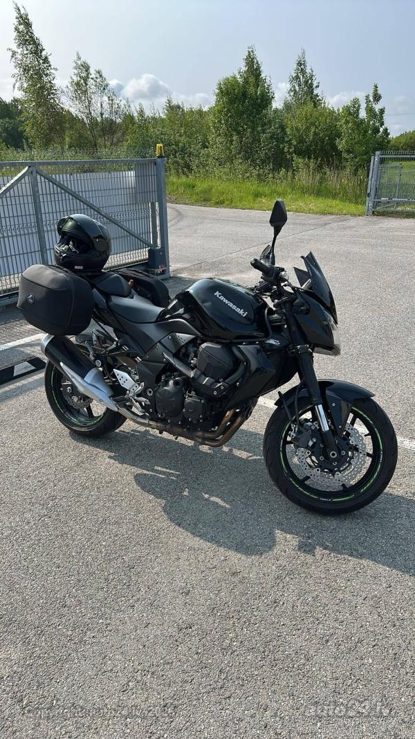Black Kawasaki Z750 2009 in Rapla, with an engine capacity of 0.75 L and mileage of 43 thousand km for 4100 €, photo 6 on AUTOMOTO.COM.LV