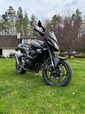 Black Kawasaki Z750 2009 in Rapla, with an engine capacity of 0.75 L and mileage of 43 thousand km for 4100 €, photo 8 on AUTOMOTO.COM.LV