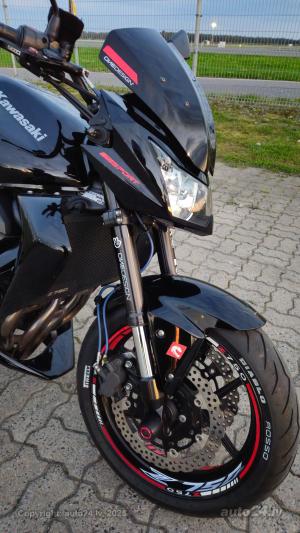 Black Kawasaki Z750 2009 in Tallinn, with an engine capacity of 0.75 L and mileage of 43 thousand km for 5590 €, photo 5 on AUTOMOTO.COM.LV