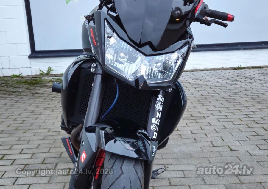 Black Kawasaki Z750 2009 in Tallinn, with an engine capacity of 0.75 L and mileage of 43 thousand km for 5590 €, photo 6 on AUTOMOTO.COM.LV