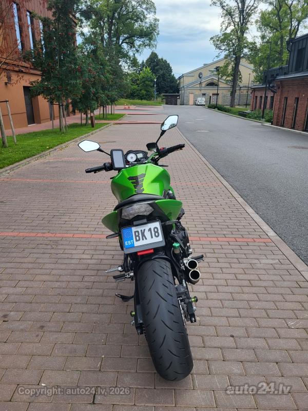 Kawasaki Z750 2009 Tallina vietnē Melns Kawasaki Z750 2009 Tallina, ar dzinēja tilpumu 0.75 L un nobraukumu 37 tūkst. km par 3700 €, foto 5 vietnē AUTOMOTO.COM.LV